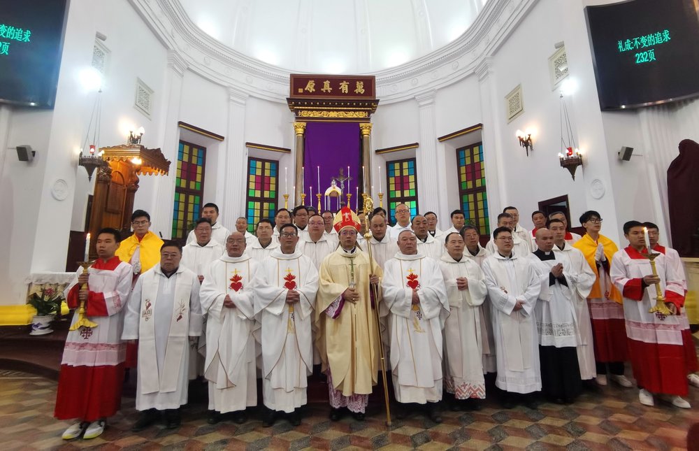 湖北天主教武汉教区举行祝圣圣油弥撒 - 中国天主教